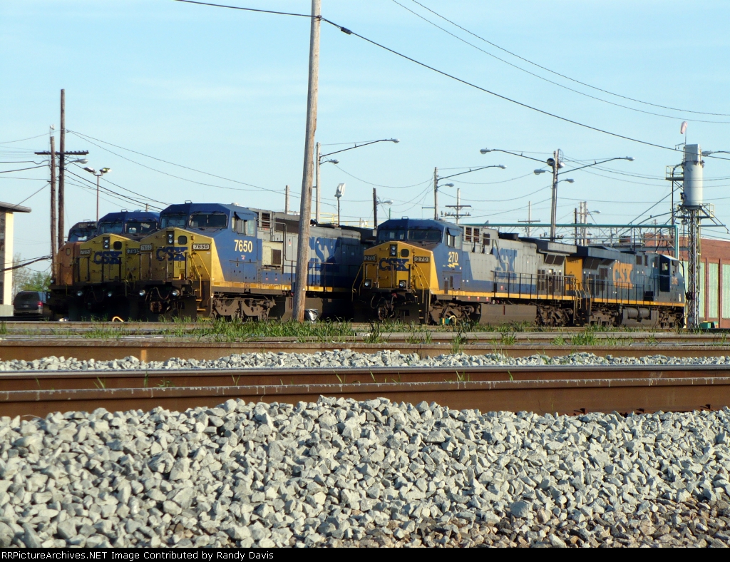 CSX 4752, 7915, 7650, 270 & 5346 in Howell Yard